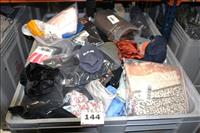 lot 2de hands kledij (zonder de pvc bak) | Appelboomonline.be